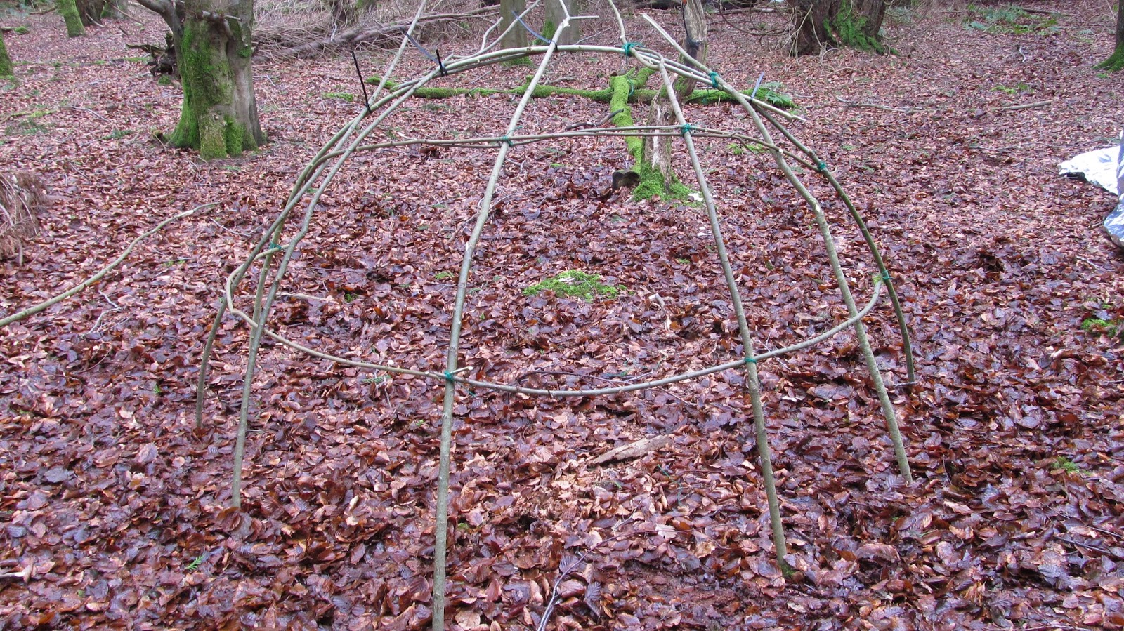 BUZZARD BUSHCRAFT: Bender Tent Survival Shelter