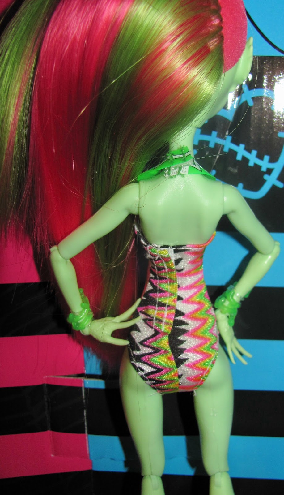 Dolls Within Pictures: Swim Venus Mcflytrap Review