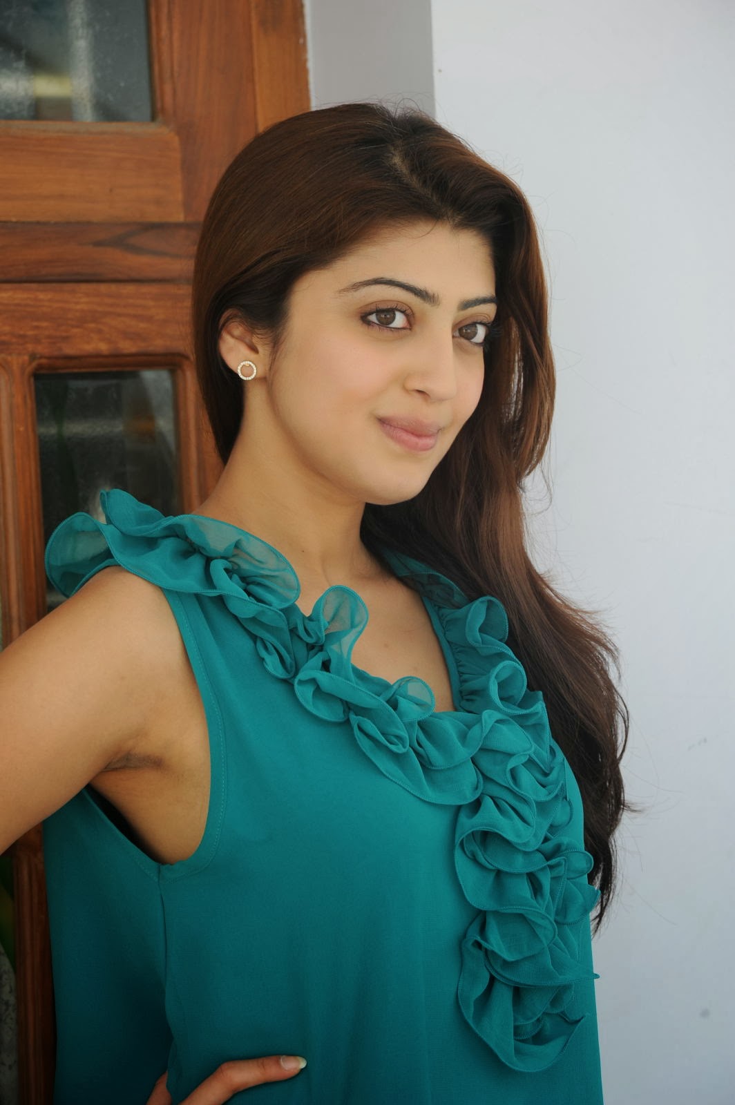Praneetha Images | Pranitha Beautiful Pics