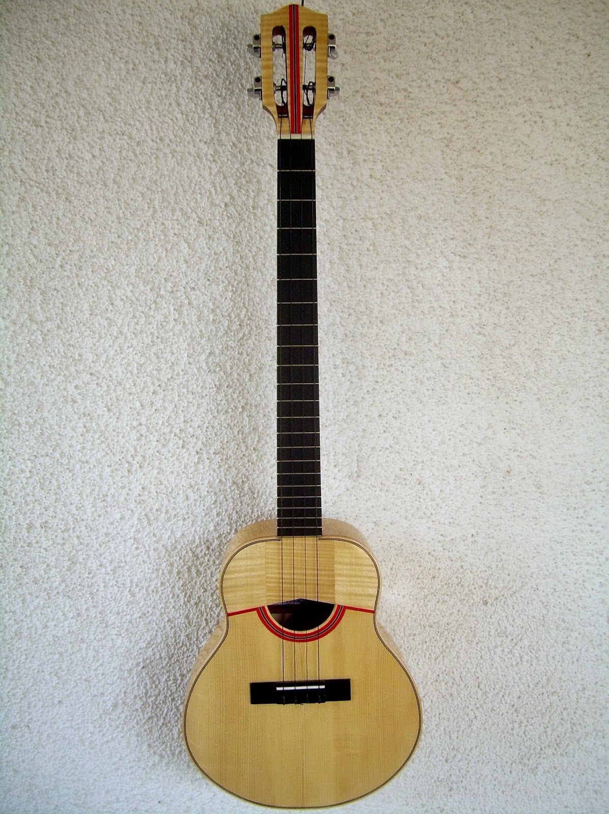 Alfonso Sandoval - Luthier: CUATRO VENEZOLANO
