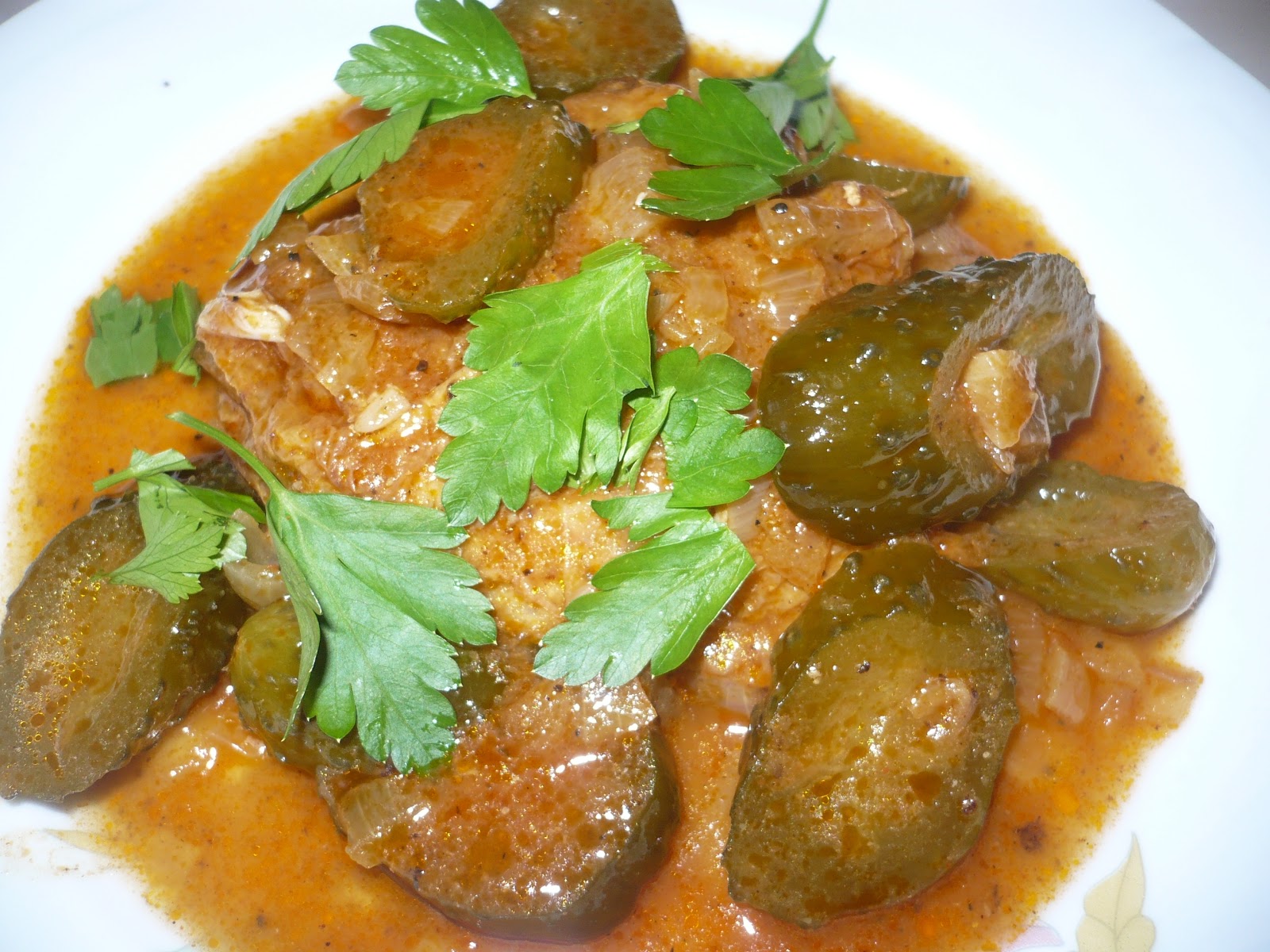 retete culinare - simple si delicioase: Mancare de pui cu castraveti murati