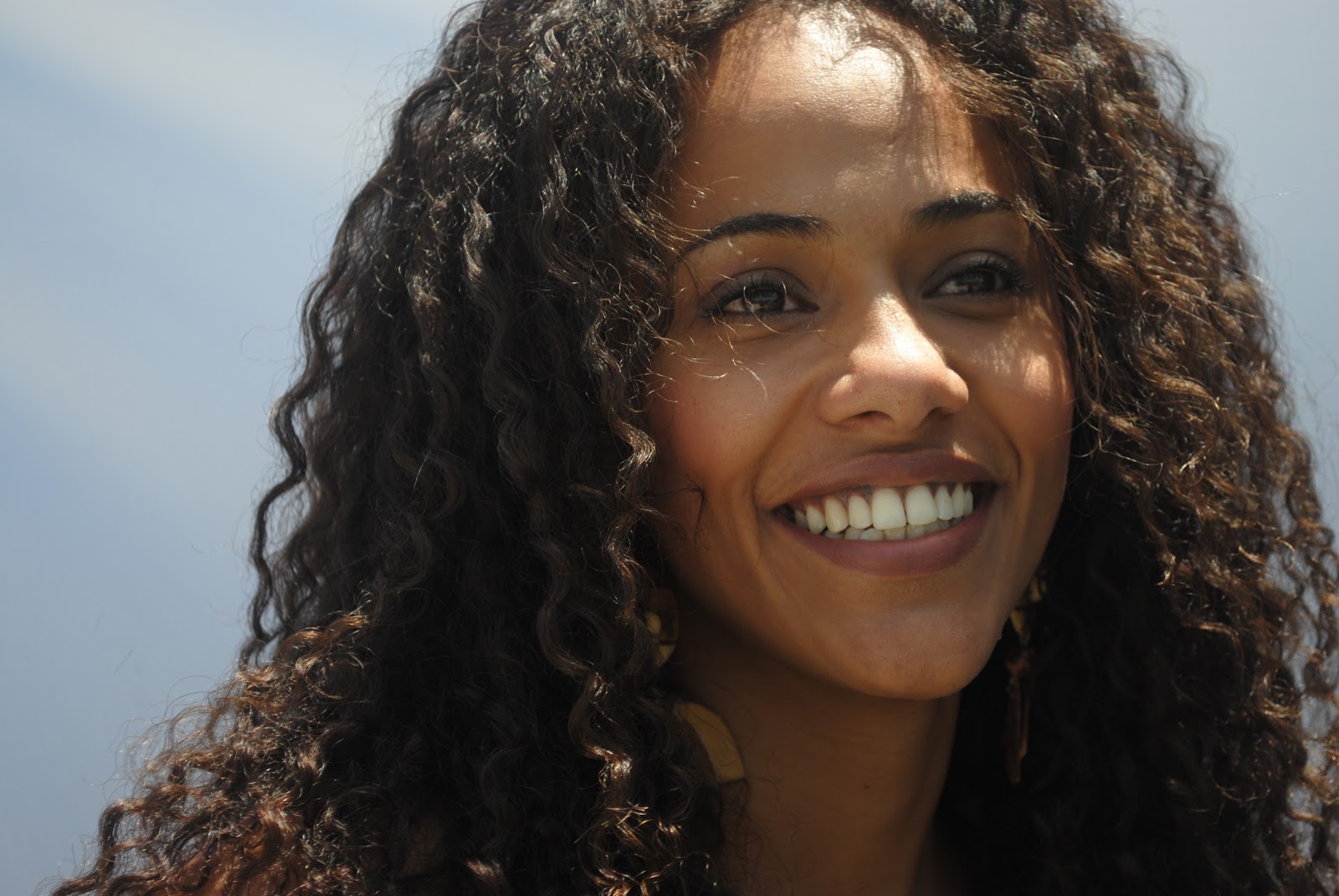 Naruna Costa: Naruna Costa (atriz negra)