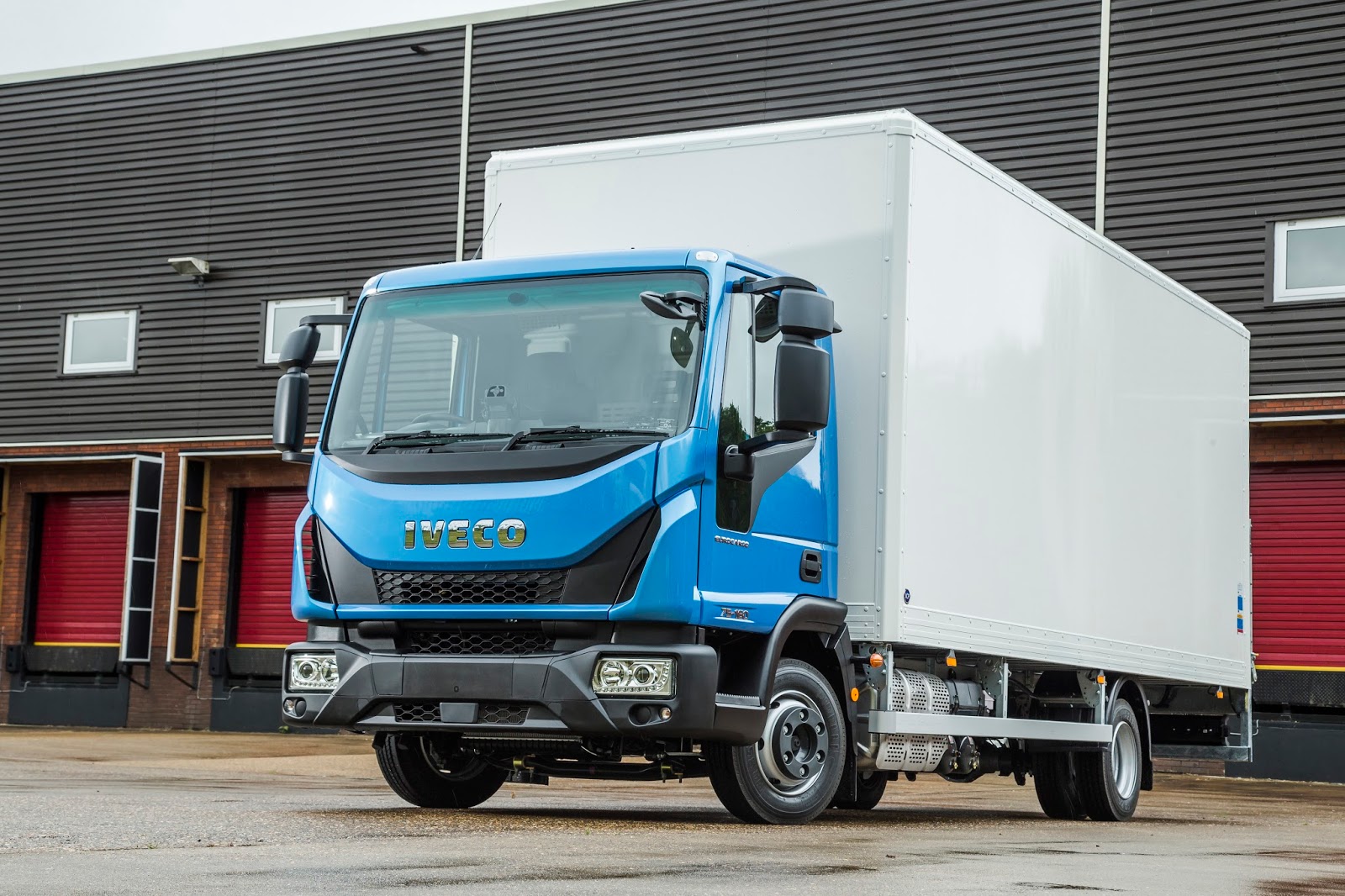 DIECIOCHO RUEDAS: IVECO EUROCARGO 2016 SE PRESENTO EN ITALIA
