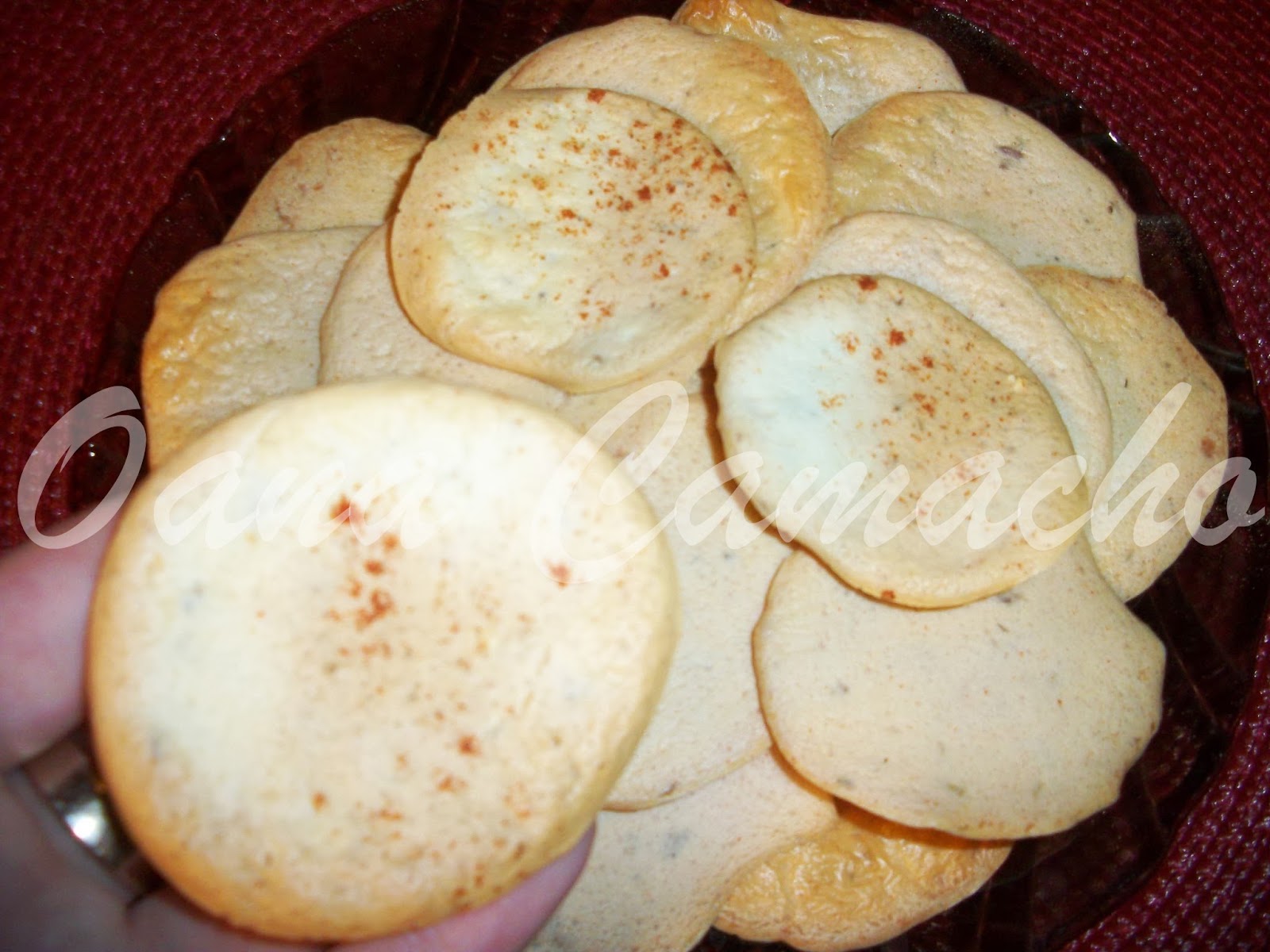 Cooking with love ! : BISCUITI SARATI / CIPSURI ( CRACKER CHIPS )