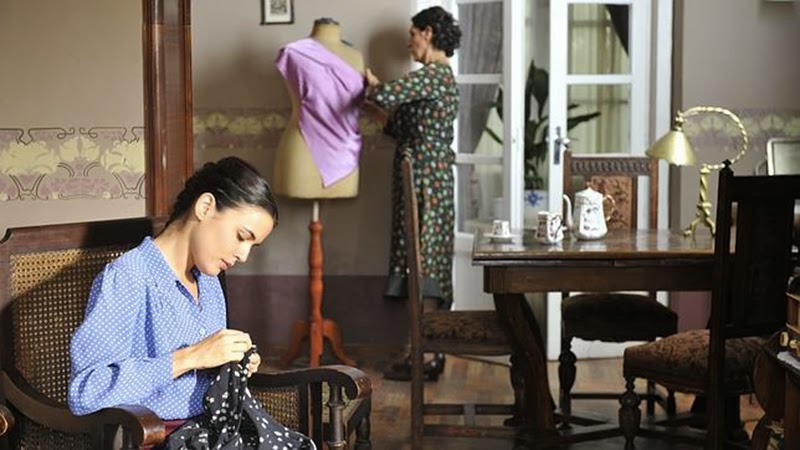 El tiempo entre costuras | Mi primera máquina de coser