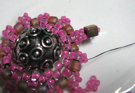 Stitch a clock motif for your bead embroidery - part one