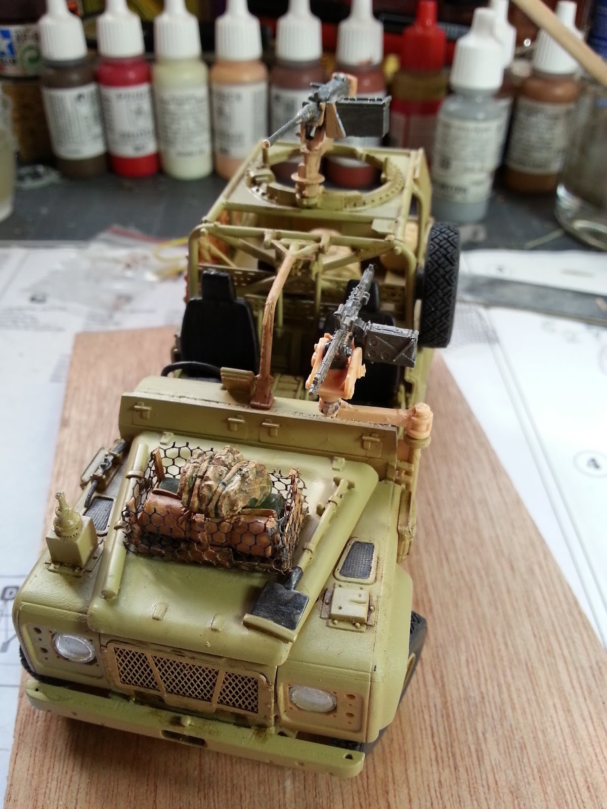 defender XD Wolf de chez Hobby Boss.