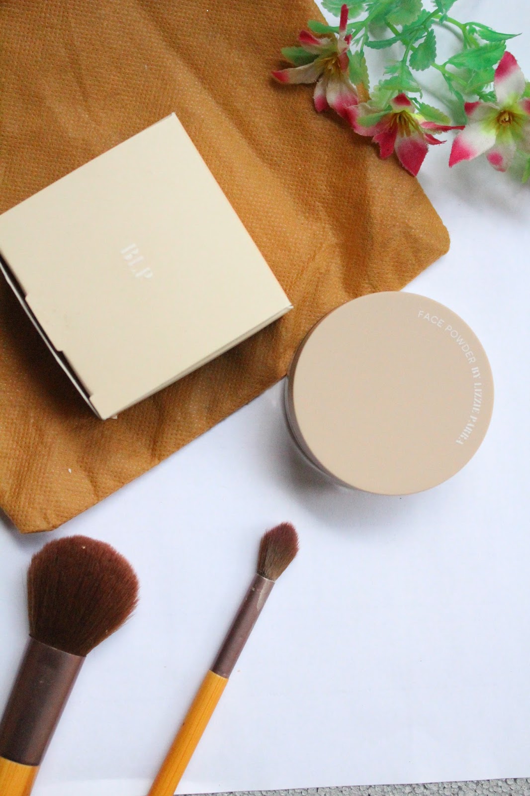 BLP FACE POWDER: Medium Beige - Turquois Peach Beauty