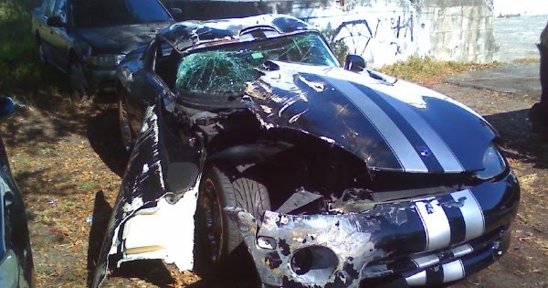 1996 Dodge Viper crashed in Florida | Carsfresh