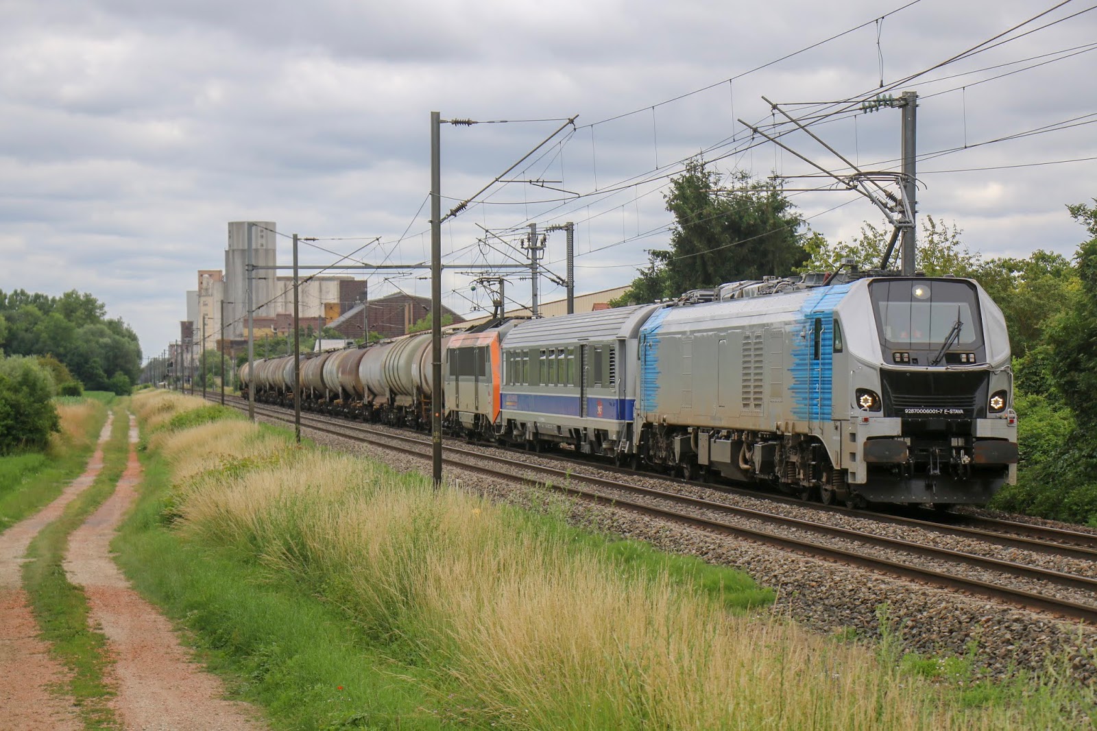 LA PASSION DU TRAIN: Stadler Eurodual en essais Mardi 19 Juin par Louis