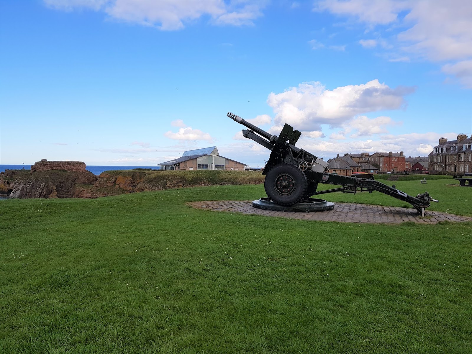 Edinburgh and Us: Visit Dunbar