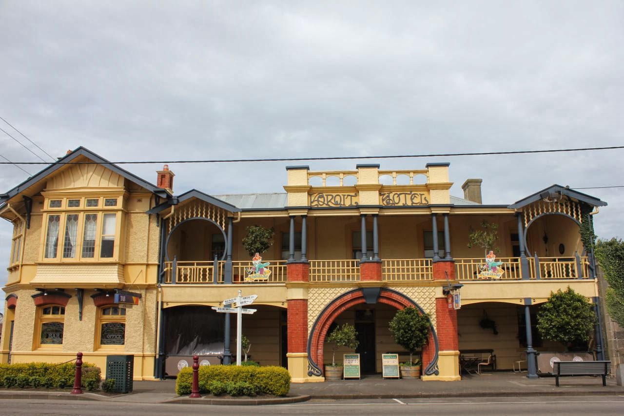 Green Gourmet Giraffe: Tower Hill, Koroit and Kangaroos