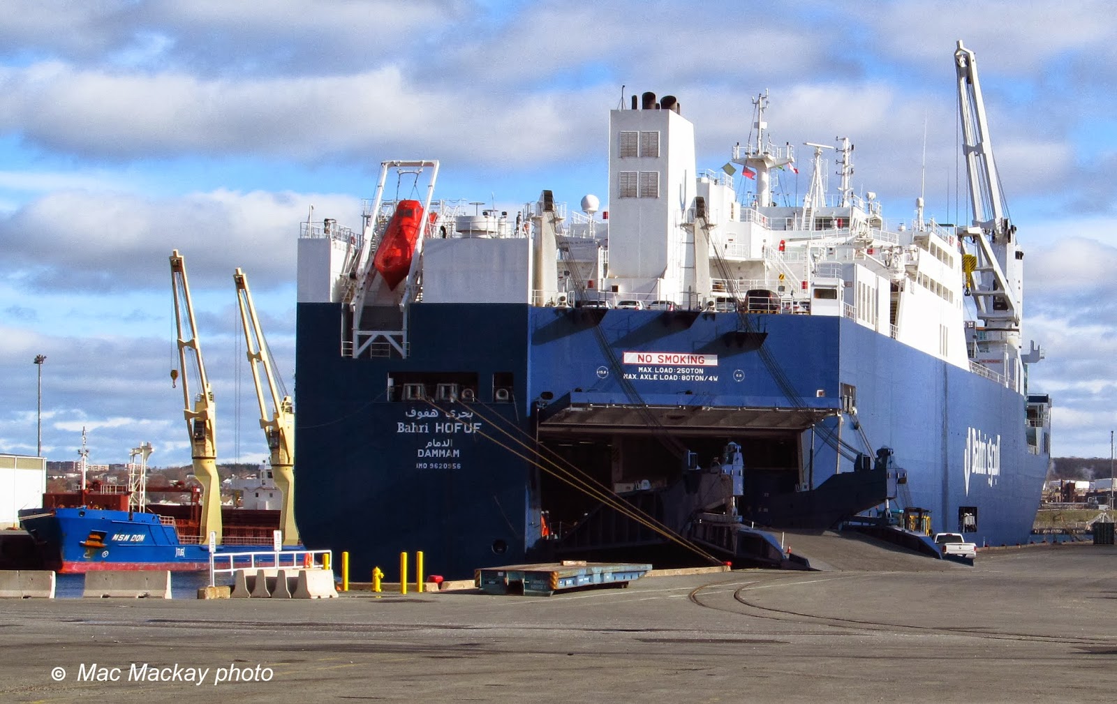 Shipfax: Bahri Hofuf - large cargo