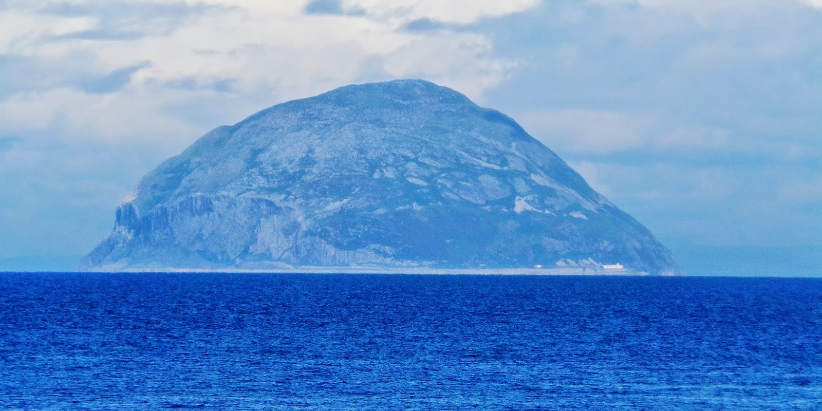 Backpacking travel & Outdoor adventure: 2014 – Robert Burns Cottage at ...