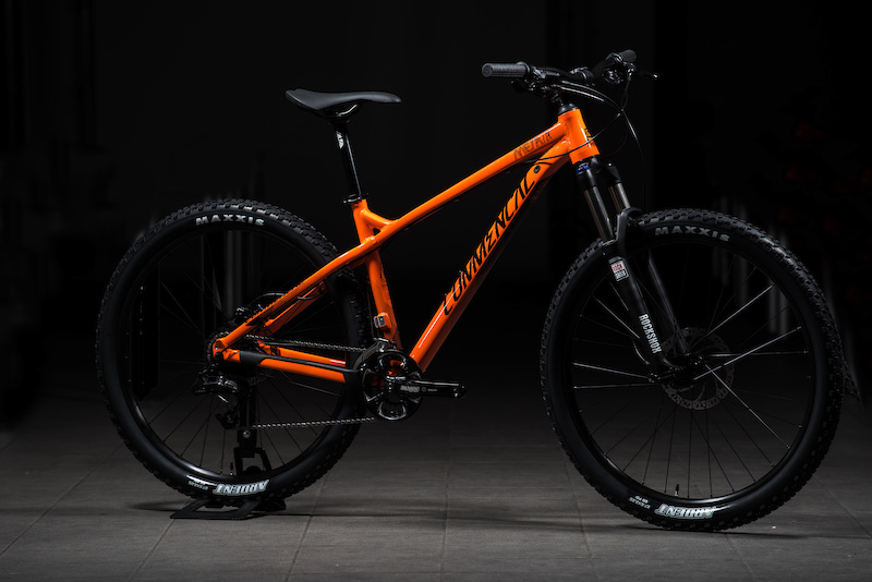 New Bike: Commencal's 2017 Range and Rocky Mountain Prototype Enduro ...