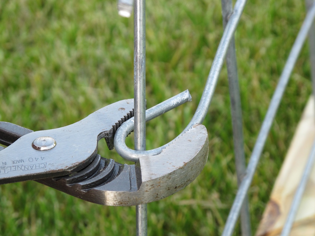 Joe's Garden Journal: Building a Hoop Coop, How to construct an ...