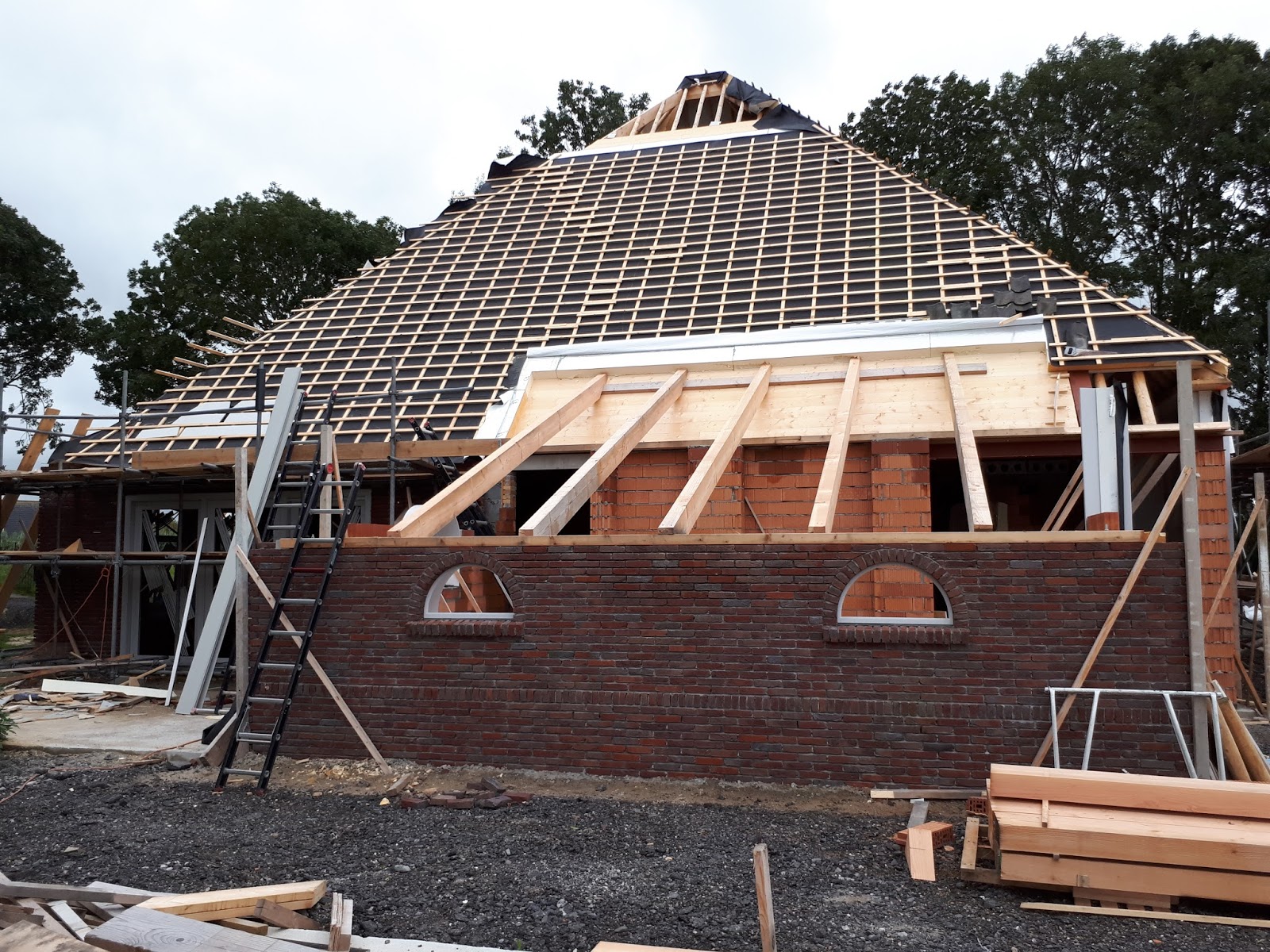 Stolpboerderij Remco en Petra: "LOOS" DAK IN DE MAAK