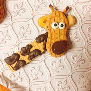 The Devilish Dish: Giraffe Cookies {Giraffe Watch 2017}