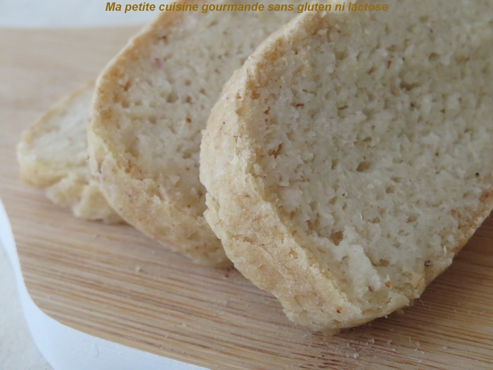 Pain sans gluten aux farines de riz, souchet et amande - Ma petite ...