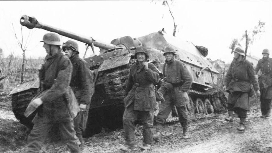 NAZI JERMAN: Foto Fallschirm-Panzer-Division 1 Hermann Göring (HG)