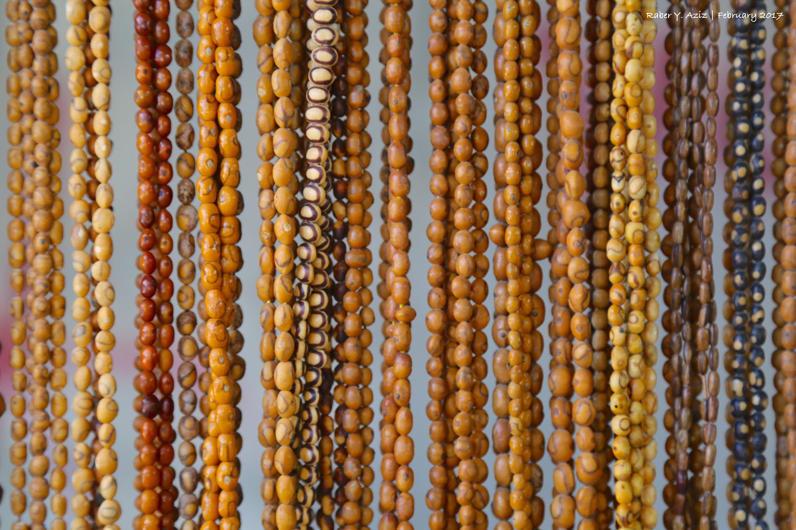 Kurdish Bookshelf: Rosaries in Kurdish Culture