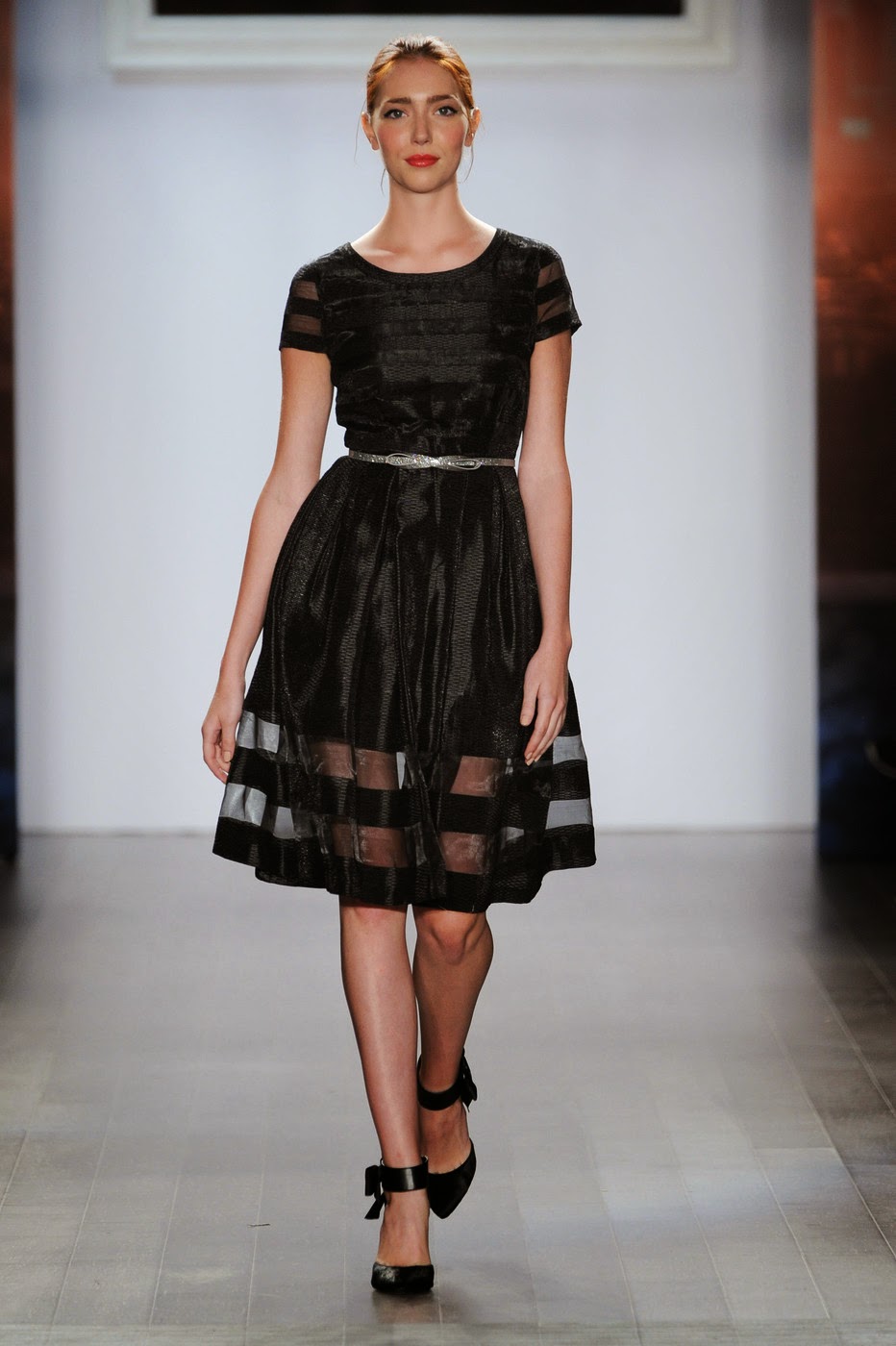 Fashion Show: Elle Runway Collection Spring Summer 2015