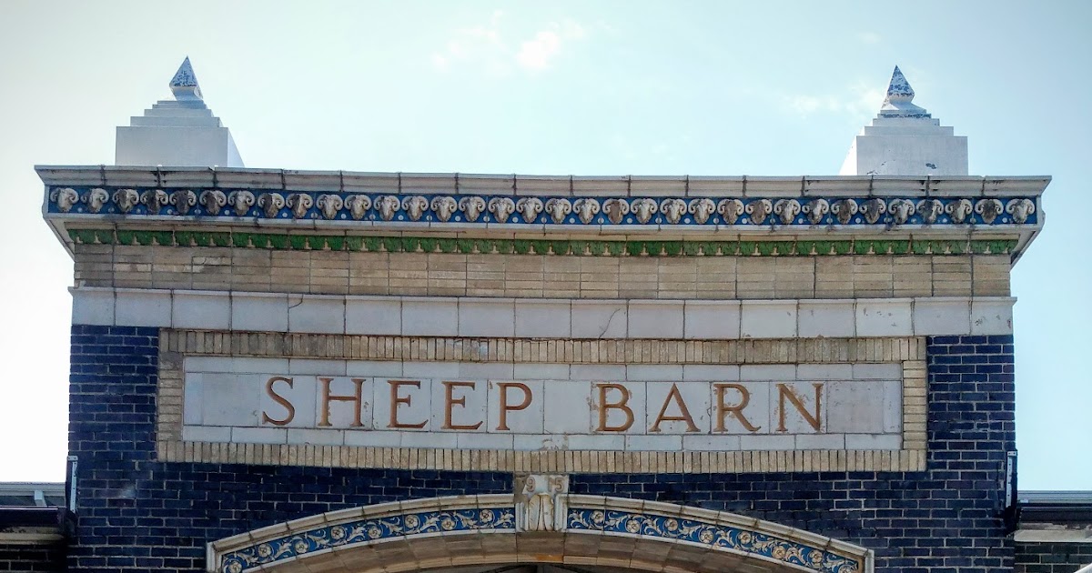 History and Culture by Bicycle: 2016 Iowa State Fair: Sheep Barn