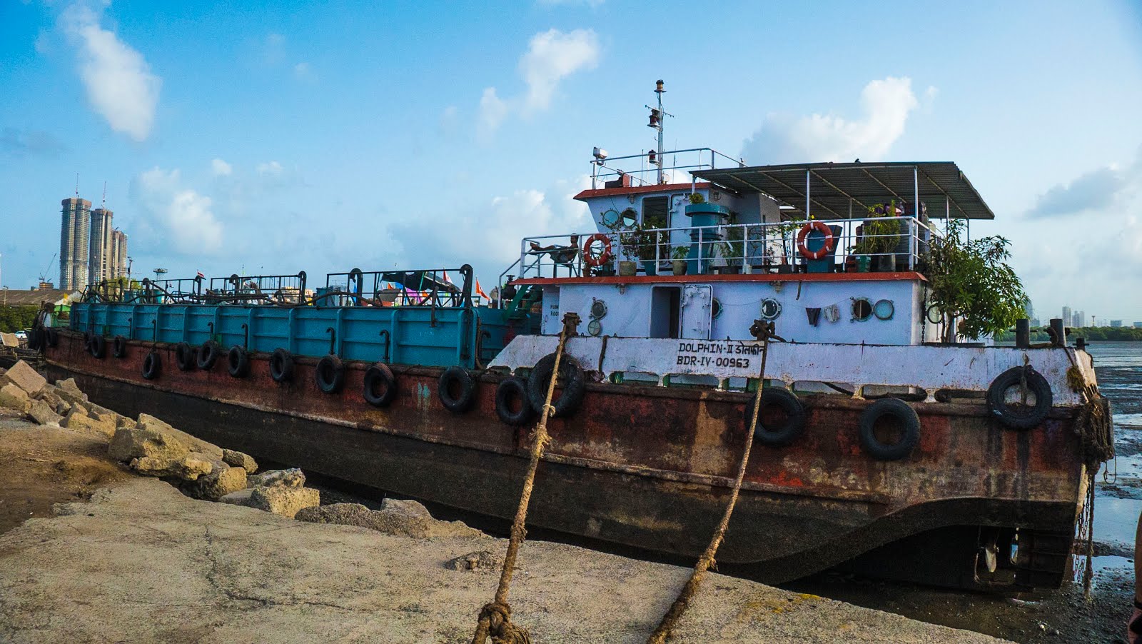 NOMADIC PARIKRAMA: Cycling Sewri Flamingo Point With Buddy Riders