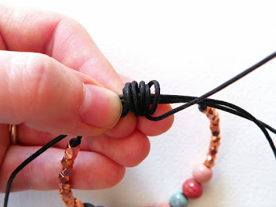 Art Bead Scene Blog: Free Tutorial: Sliding Knot Adjustable Bracelet