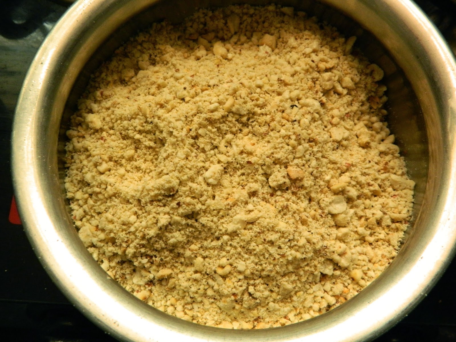 Sunita's Easy Cooking: Roasted peanut powder / Shengdanyacha koot