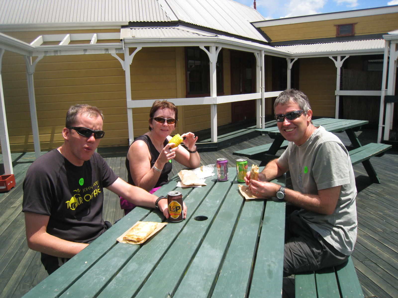Around the world in 80 Cakes: NEW ZEALAND - The Maori Hangi