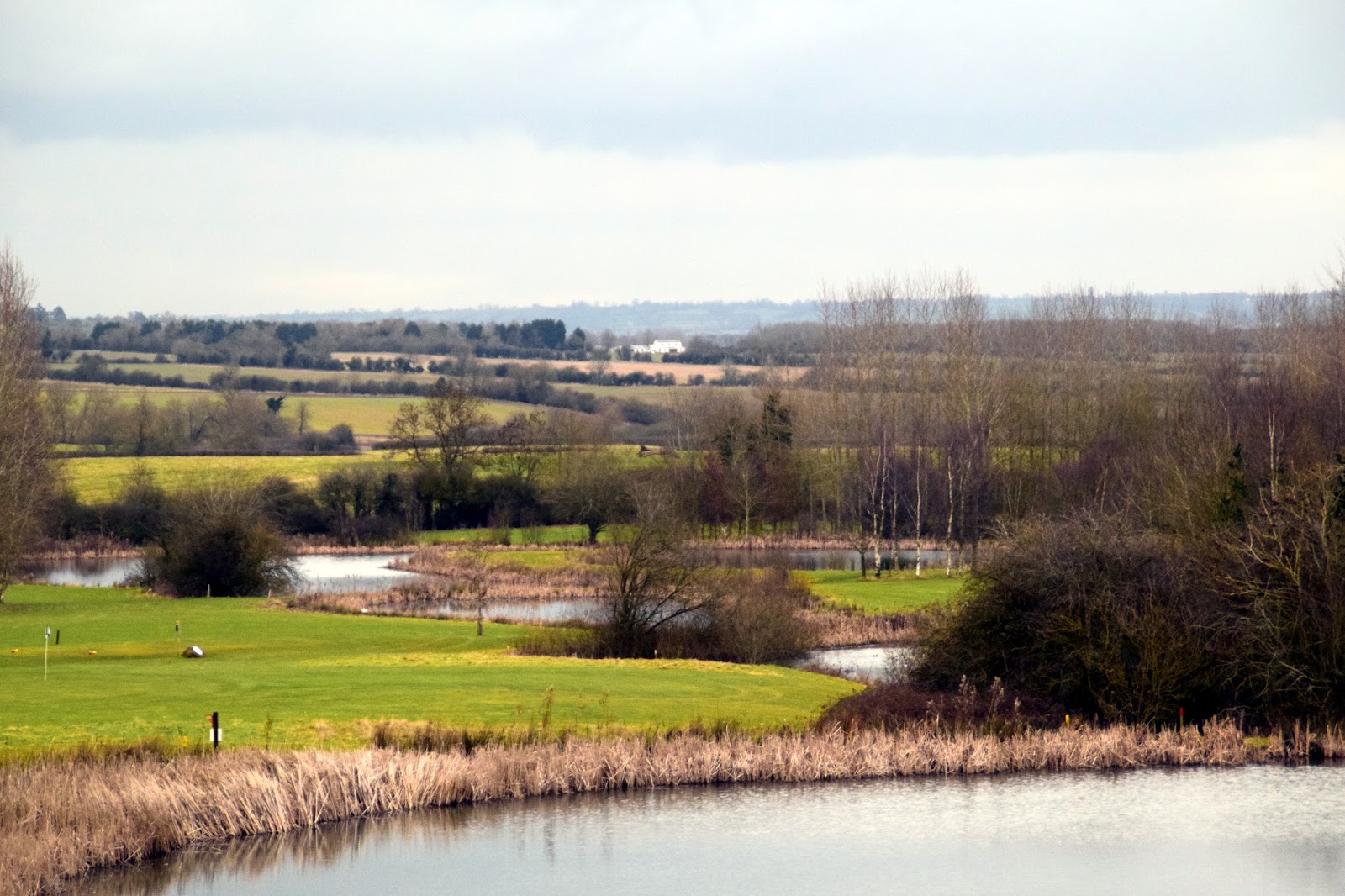 Enjoy your time with beautiful places: Hellidon Lakes and village