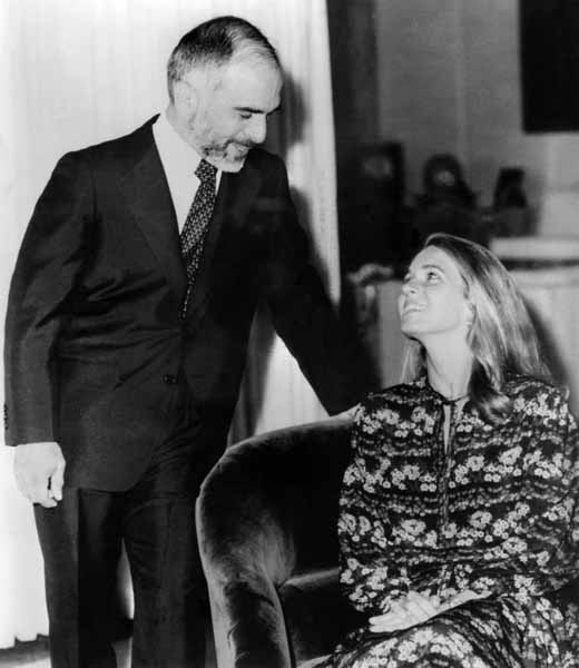 ! I love eclairs !: Queen Noor/Lisa Halaby