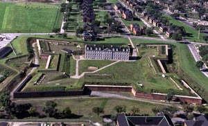 The Literate Quilter: Michigan 101: Fort Wayne in Detroit, "Where No ...