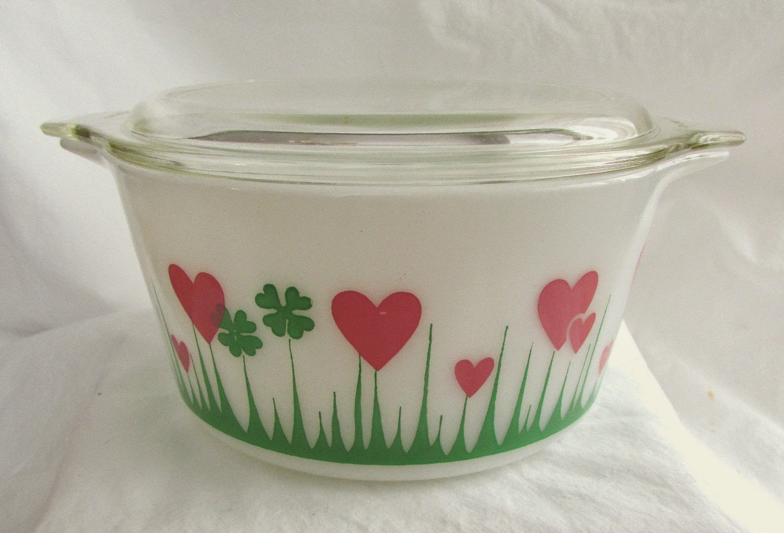 **The Teen Thrifter**: Lucky in Love Pyrex and Valentine's Day Plans