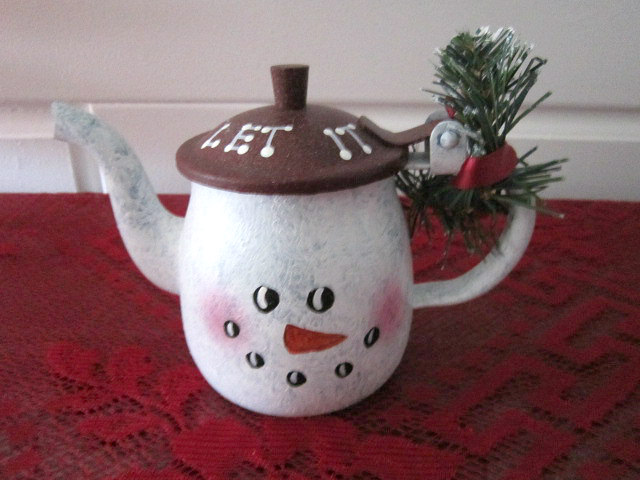 Relevant Tea Leaf: Whimsical Teapots