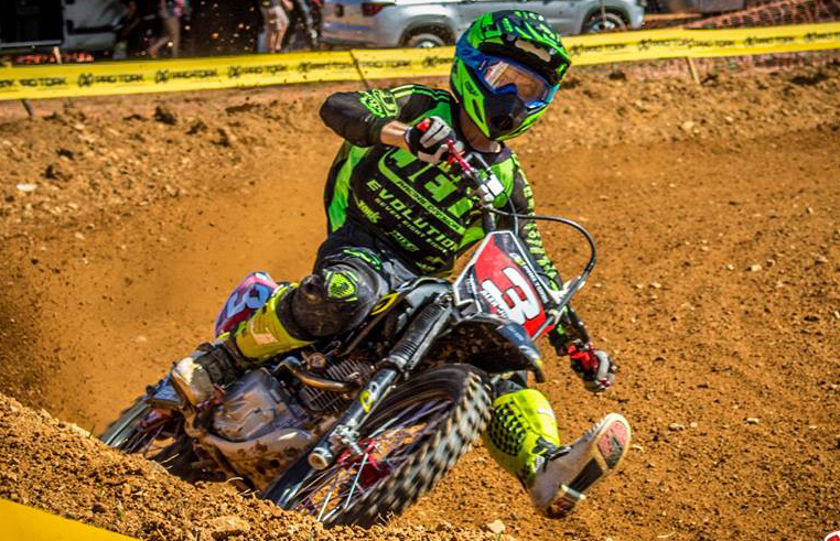 Os pilotos Rodrigo Taborda, Alex júnior e Jacson Keil alinha no gate da ...