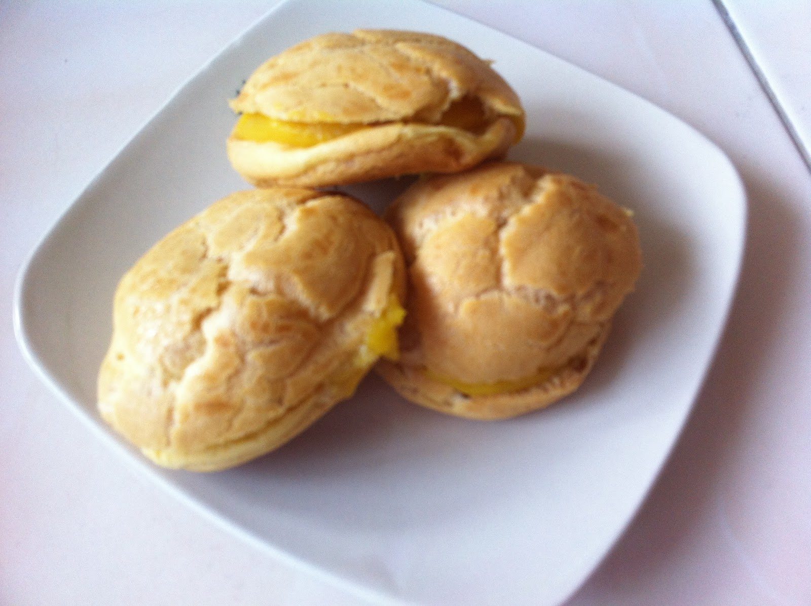 First Time Buat Cream Puffs With Custard Fillings | Feezah Hanimoon