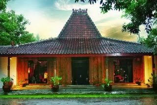 Mira Mira Mira...: Rumah Adat Betawi