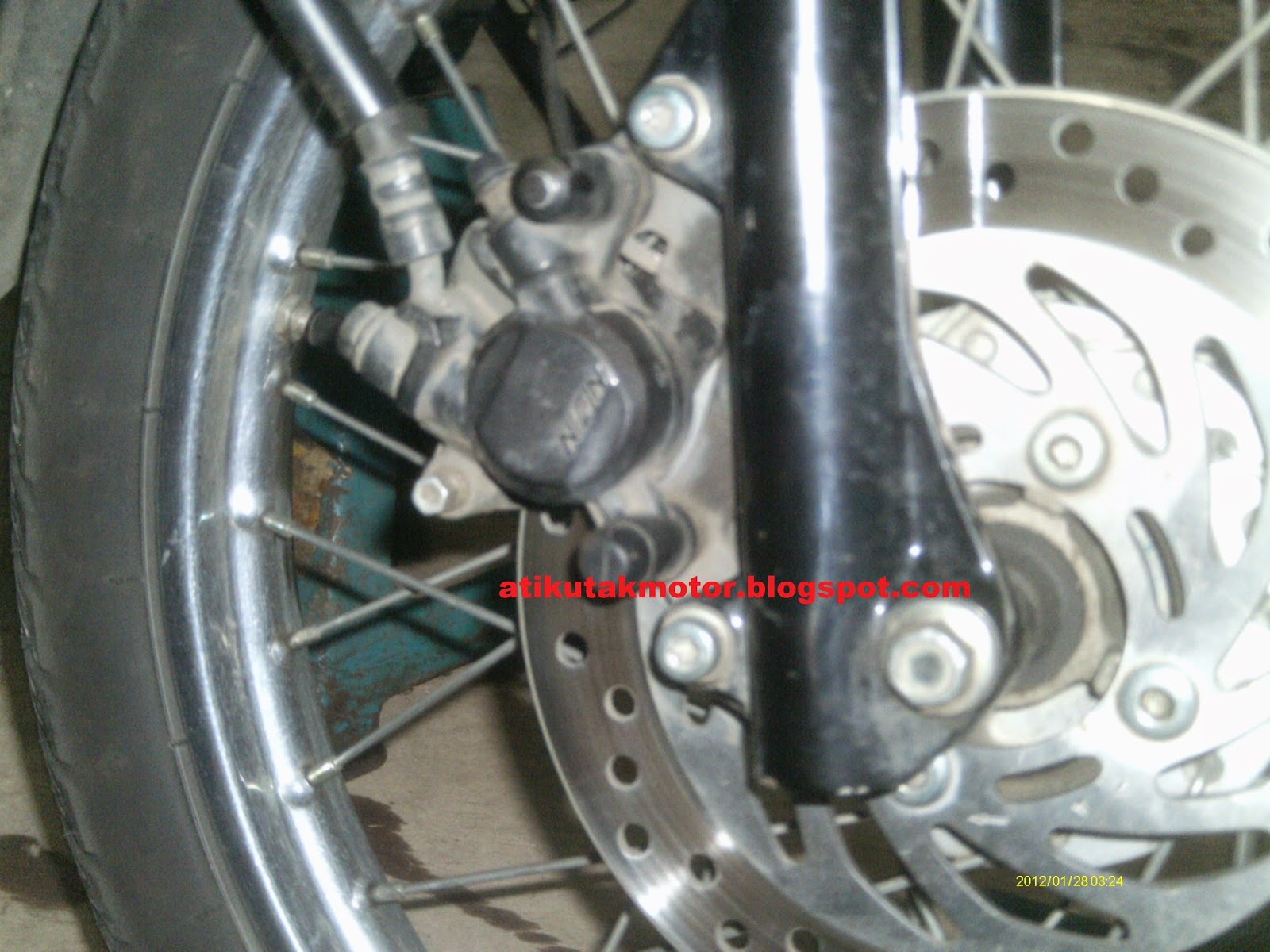 Cara mengatasi rem cakram motor macet ~ Bengkel Motor