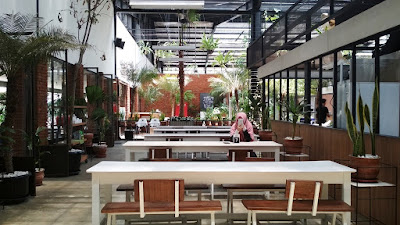 Review Kafetaria Dapoer Paberik Badjoe