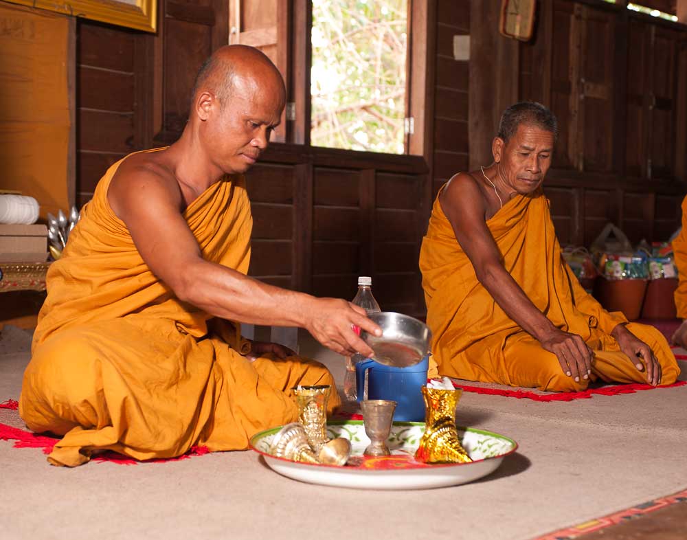 Allen's World: Songkran - Bone Washing