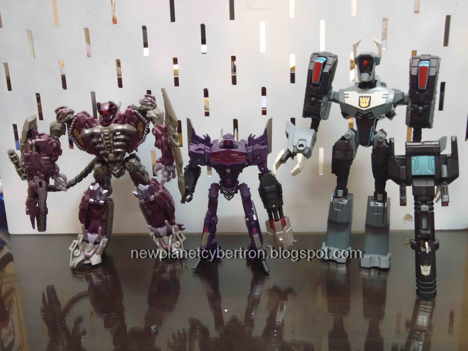 New Planet Cybertron: Transformers Review: Shockwave (FOC Deluxe)