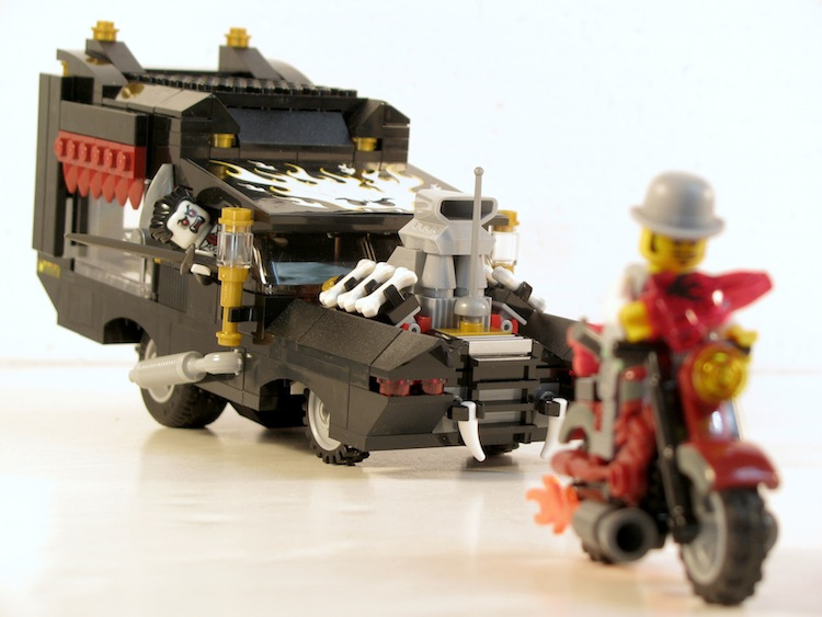 Boris Bricks: LEGO Monster Fighters #9464 The Vampyre Hearse Review