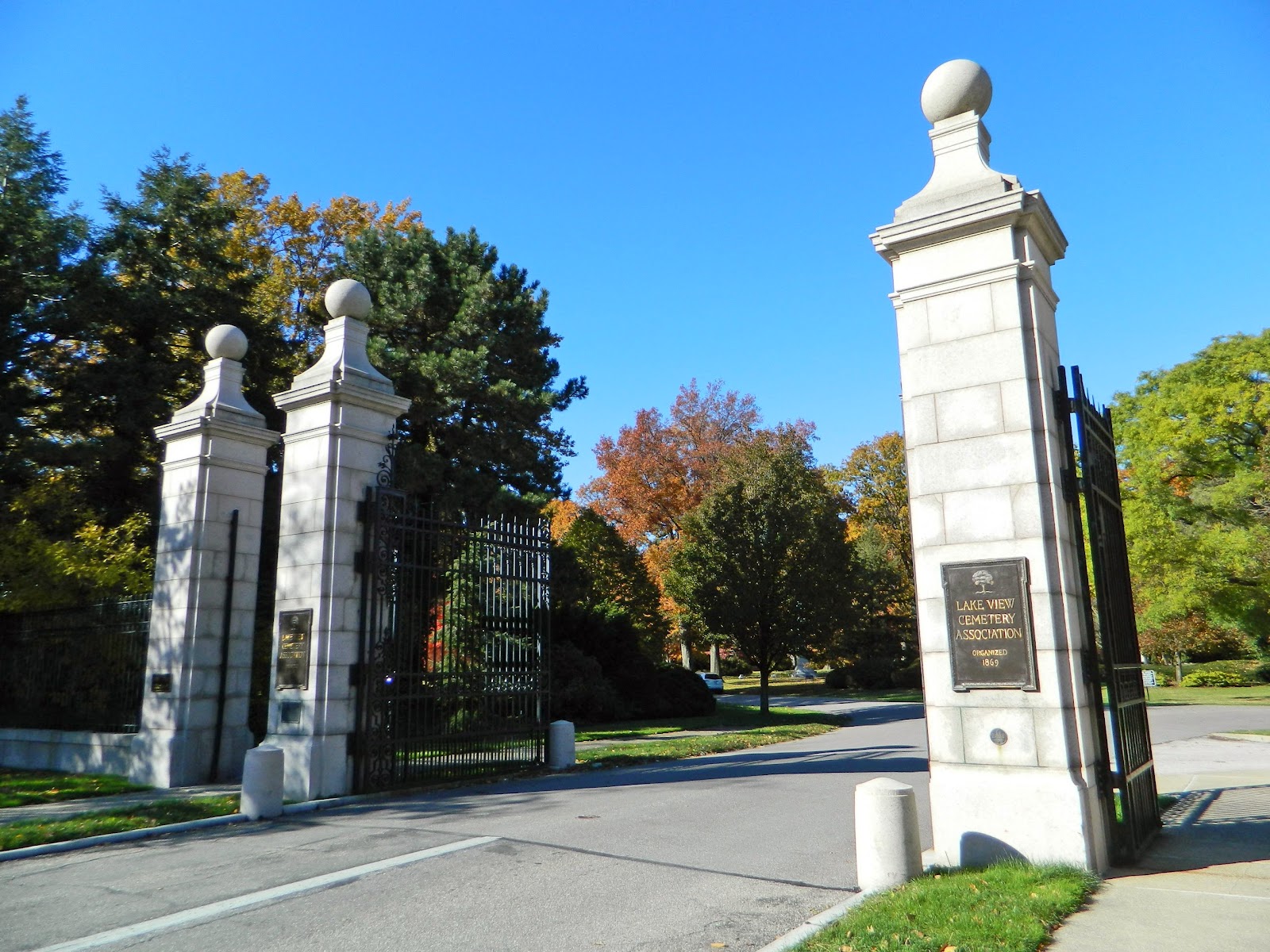 Jax Stumpes: Lake View Cemetery 1 (11/3/2013)