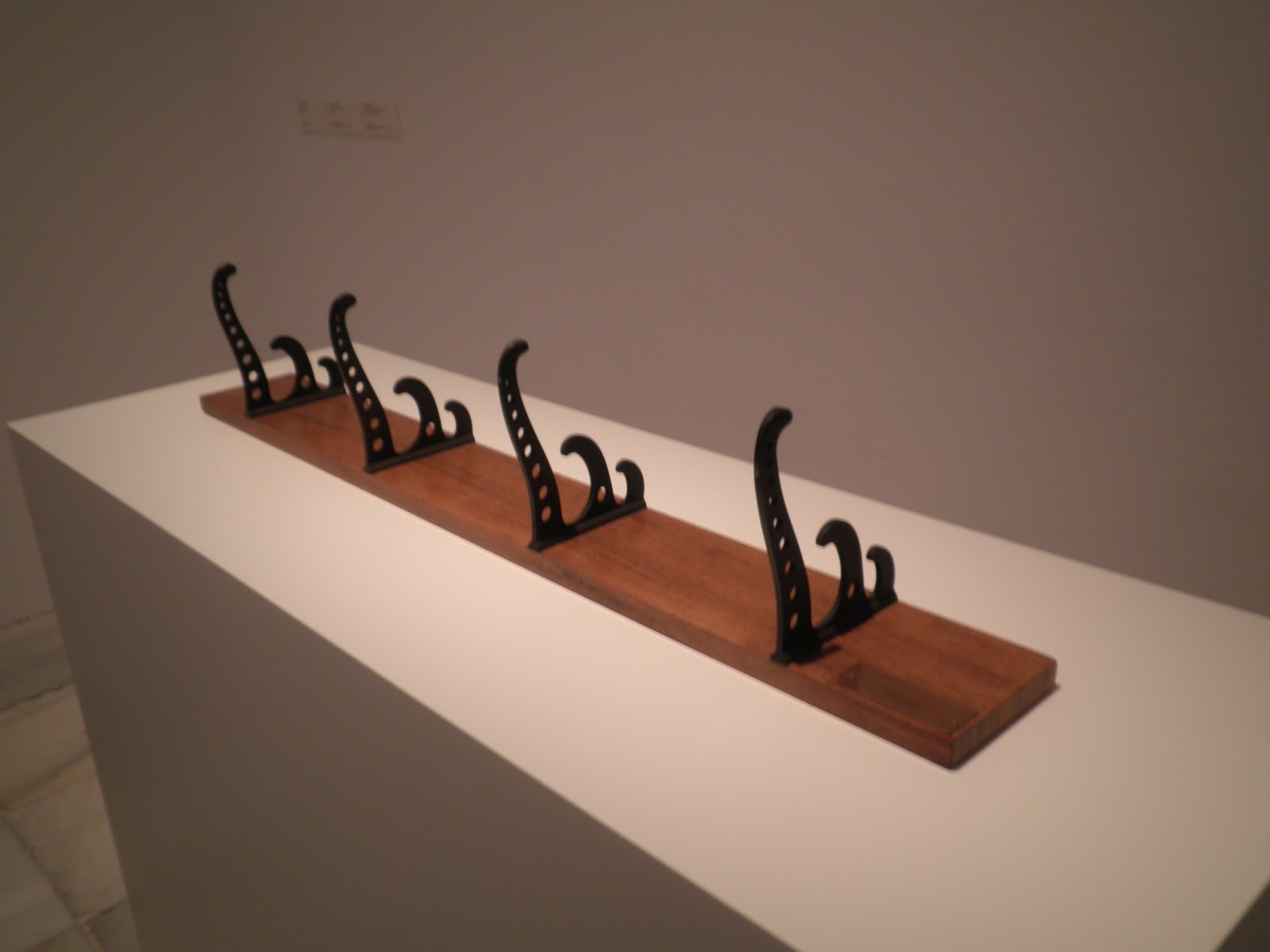 Carpe Diem: Trébuchet (Perchero) 1917 (copia de 1964) Marcel Duchamp ...