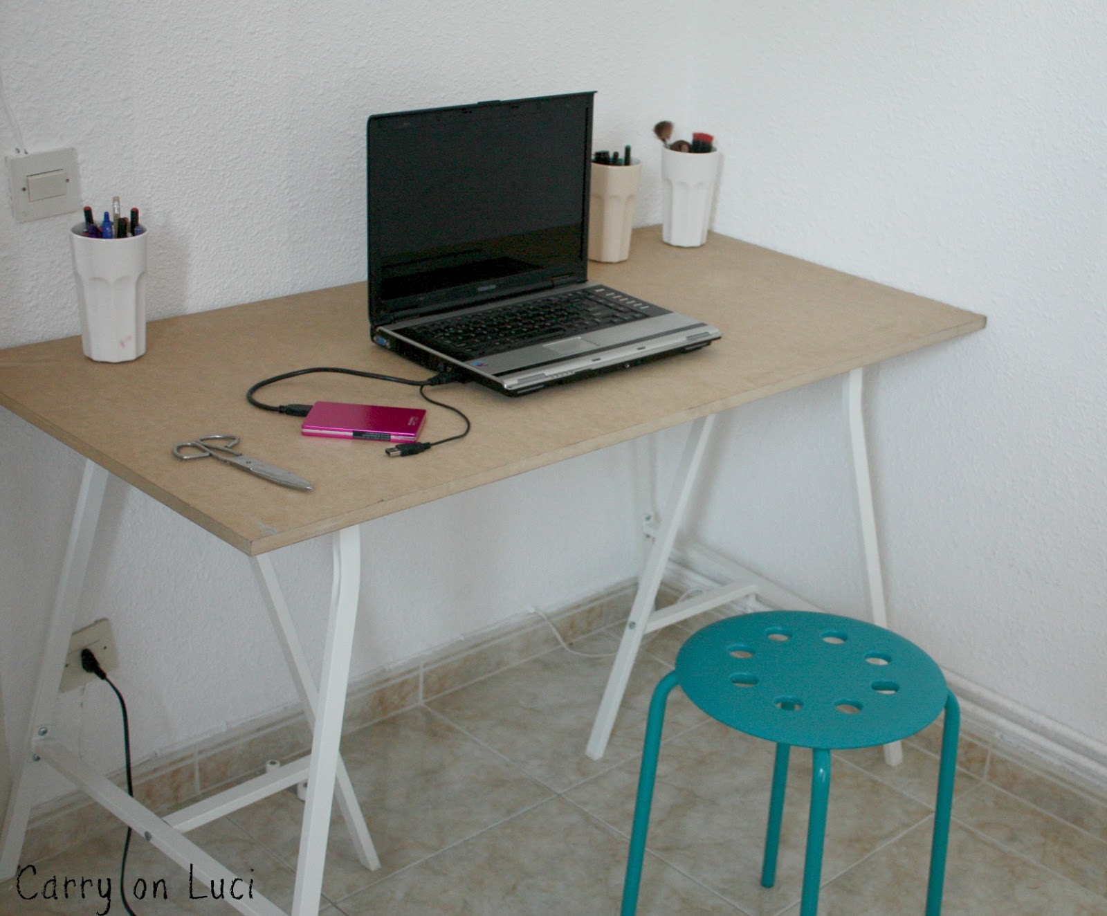 Carry on Luci: DIY: Customizar mesa de escritorio