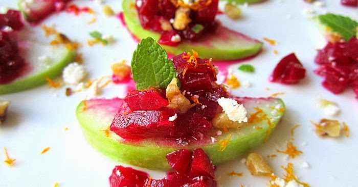 Beautiful Appetizers: Beet Relish on Apple Slices