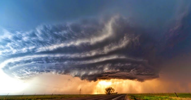 Dangerous Power of Nature : Amazing Supercell Storm