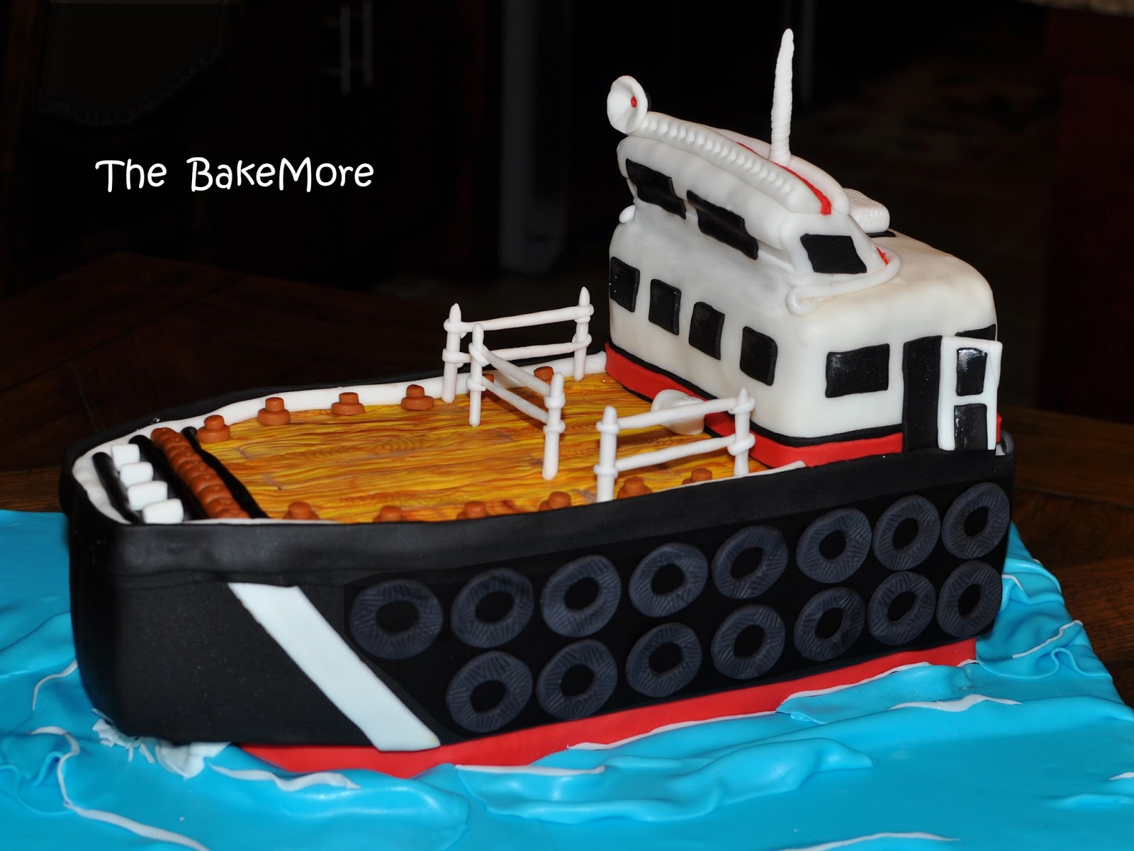 The Bake More: Little Tug Boat Cake that Sank